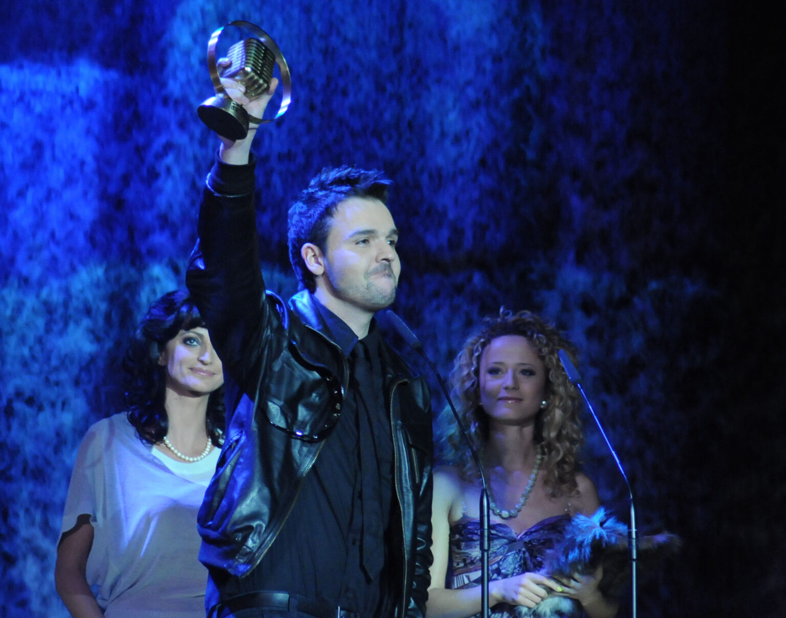 За мен | Vladi Ampov - Grafa